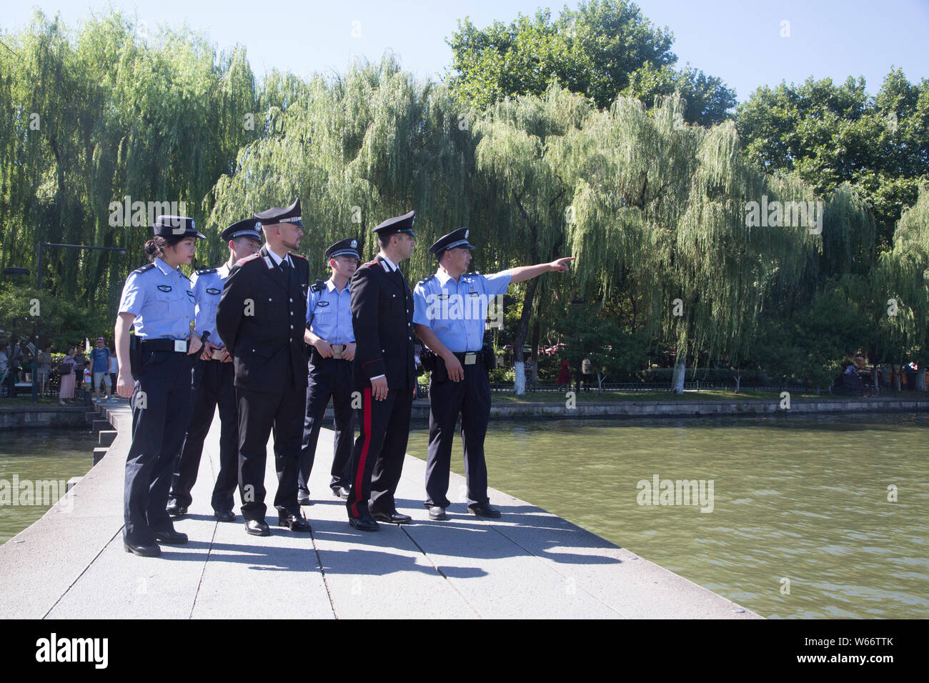 Italian police officers conduct joint patrols with Chinese police ...