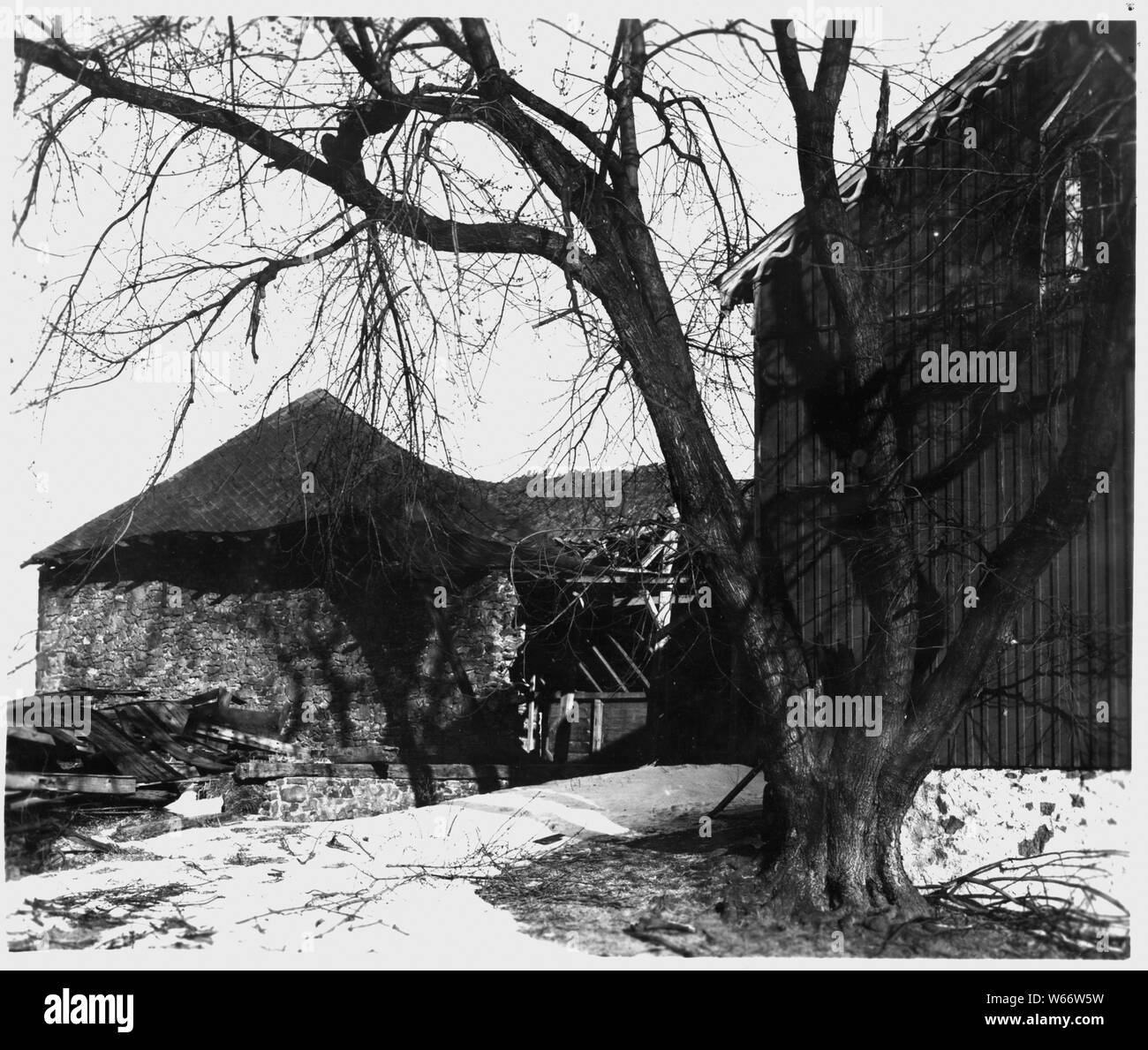 Signs of disintegration hi-res stock photography and images - Alamy