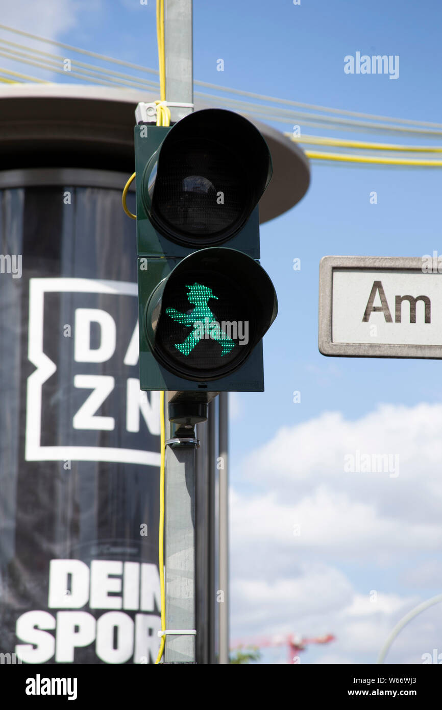 Pedestrian crossing lights in Berlin Stock Photo - Alamy