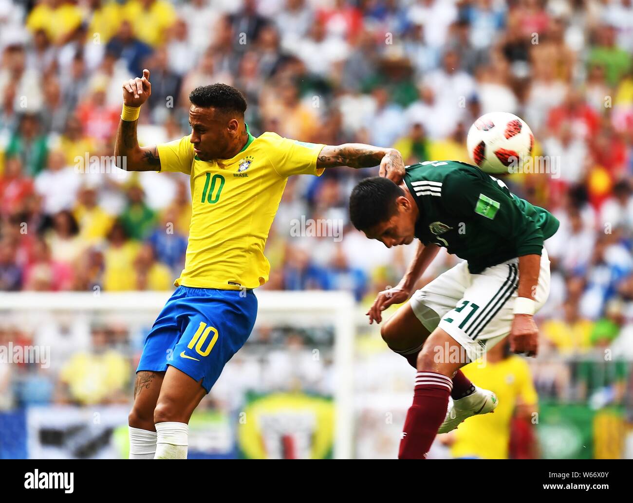 Edson alvarez mexico hi-res stock photography and images - Alamy