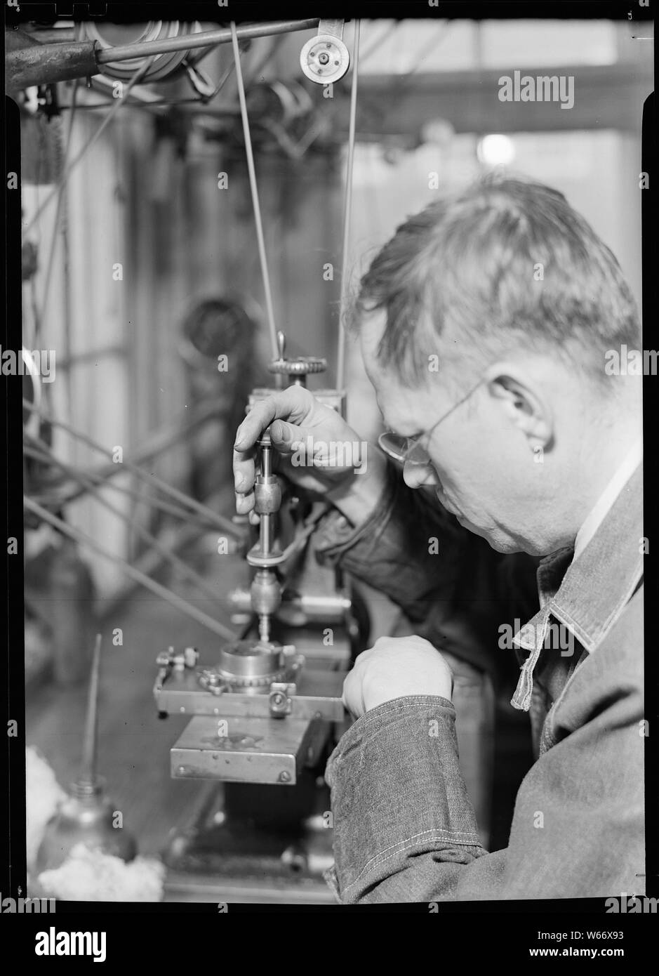 Lancaster, Pennsylvania - Hamilton Watch. Damaskeening - skilled ...