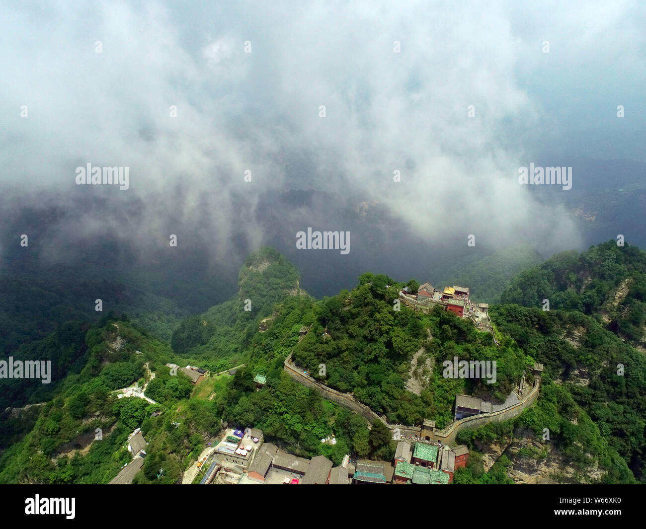 Wudang mountain hi-res stock photography and images - Alamy