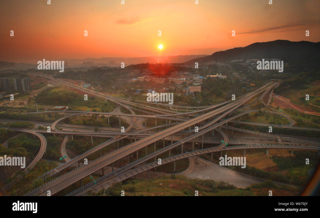 Scenery of the five-level Huangjuewan Overpass, the world's "most ...