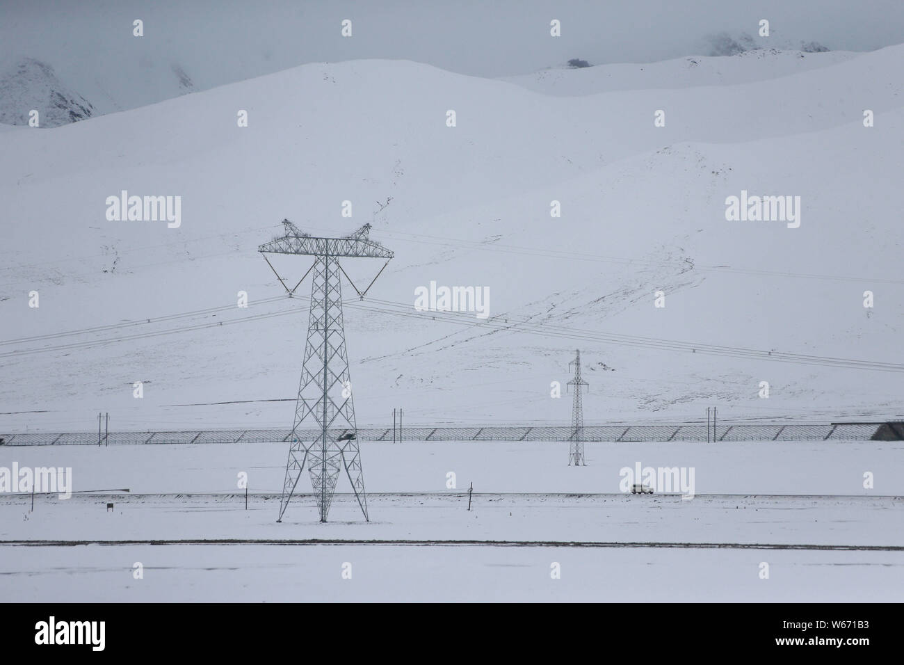 Golmud, china hi-res stock photography and images - Alamy