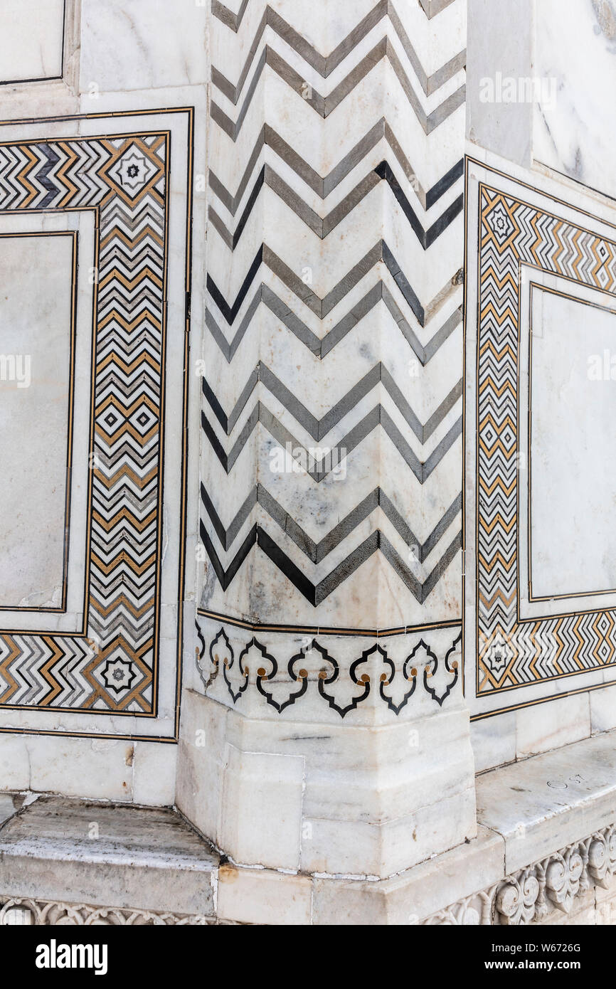 Taj Mahal Minaret Detail High Resolution Stock Photography and Images ...