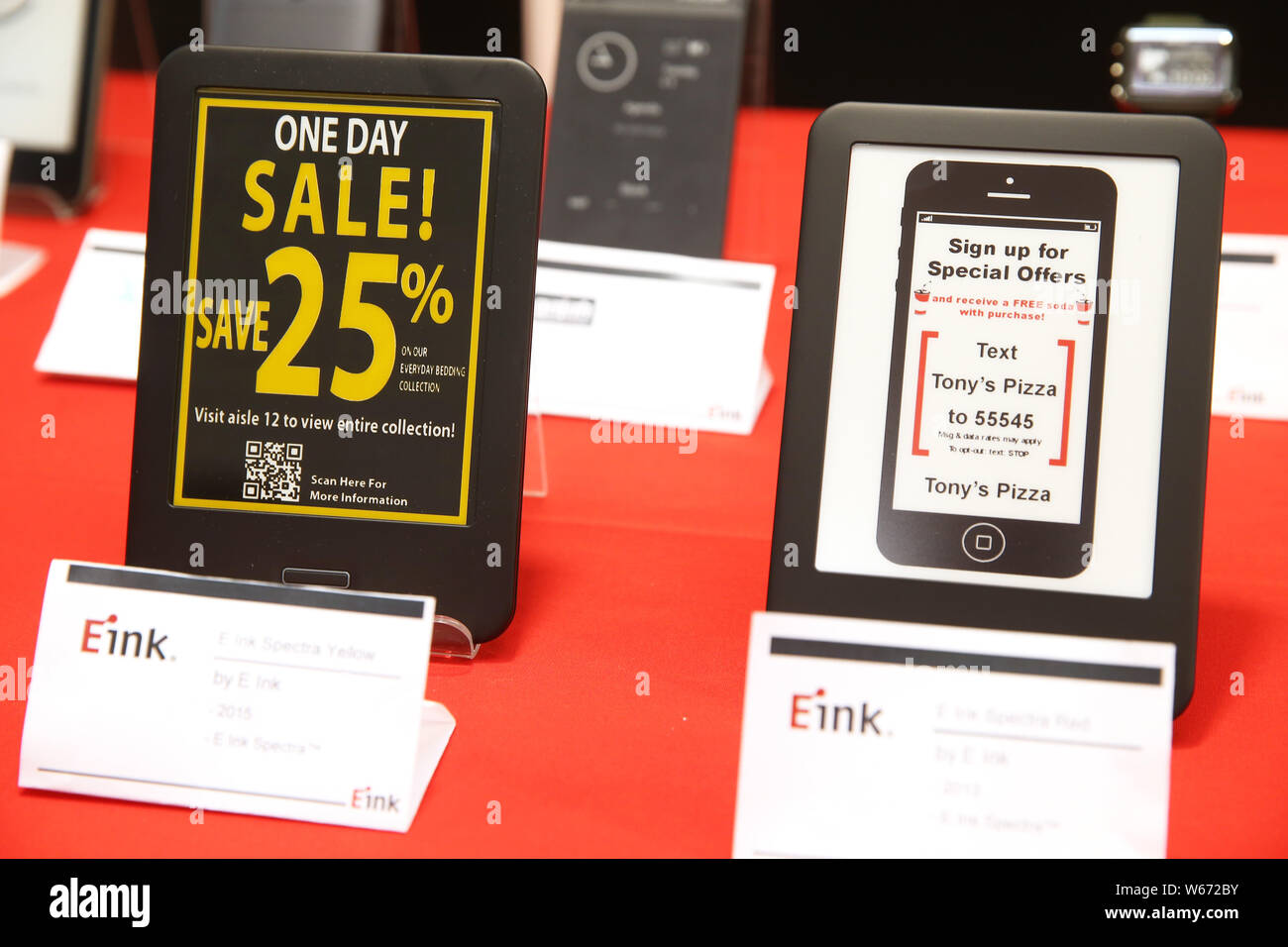 E ink displays hi-res stock photography and images - Alamy