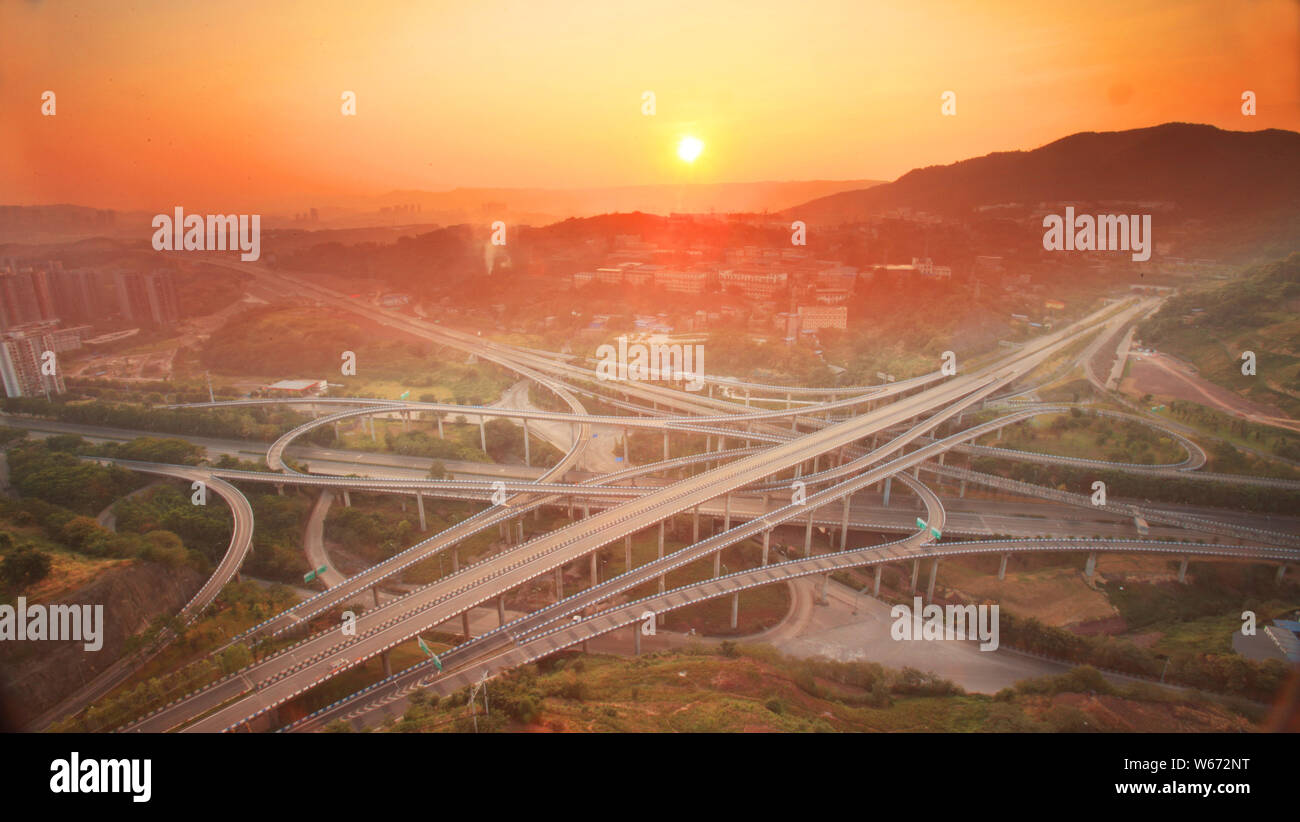 Scenery of the five-level Huangjuewan Overpass, the world's "most ...