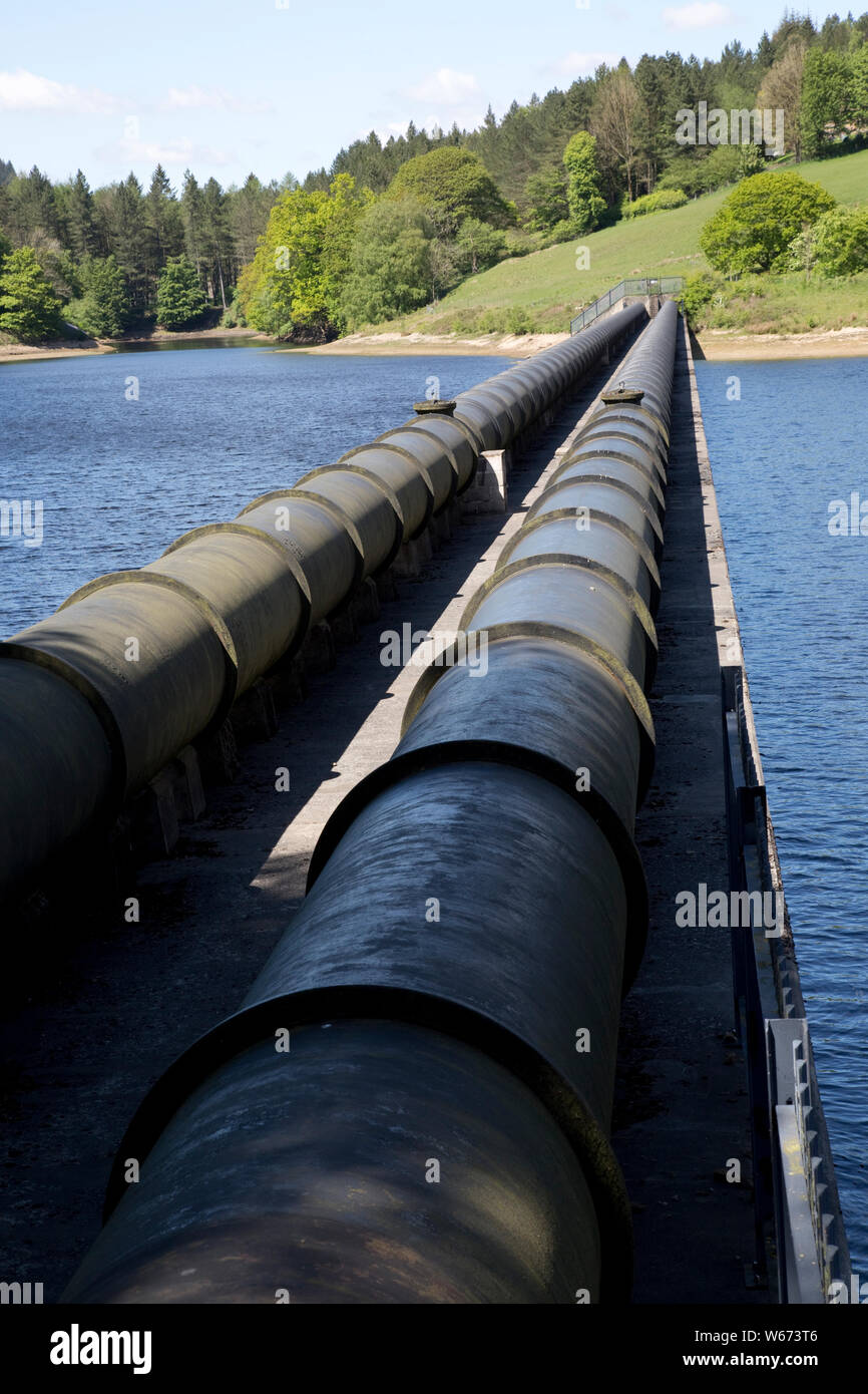 Twin pipe aqueduct at Ladybower Reservoir, the largest (holding 6300 ...