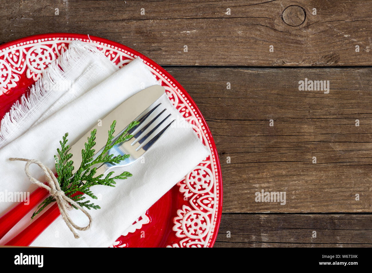 Red plate napkin table hi-res stock photography and images - Alamy