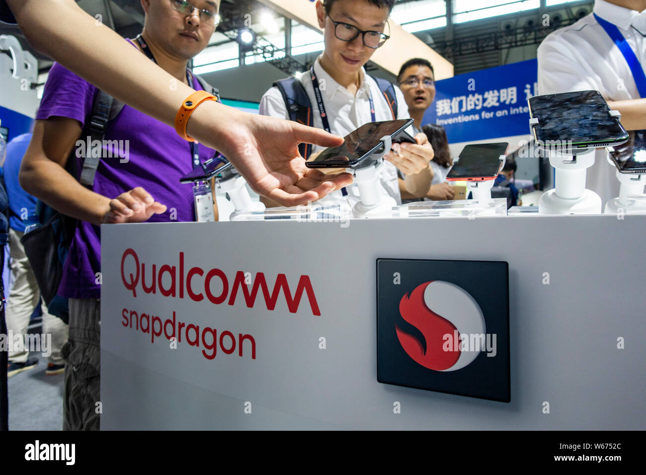 Qualcomm stand hi-res stock photography and images - Alamy