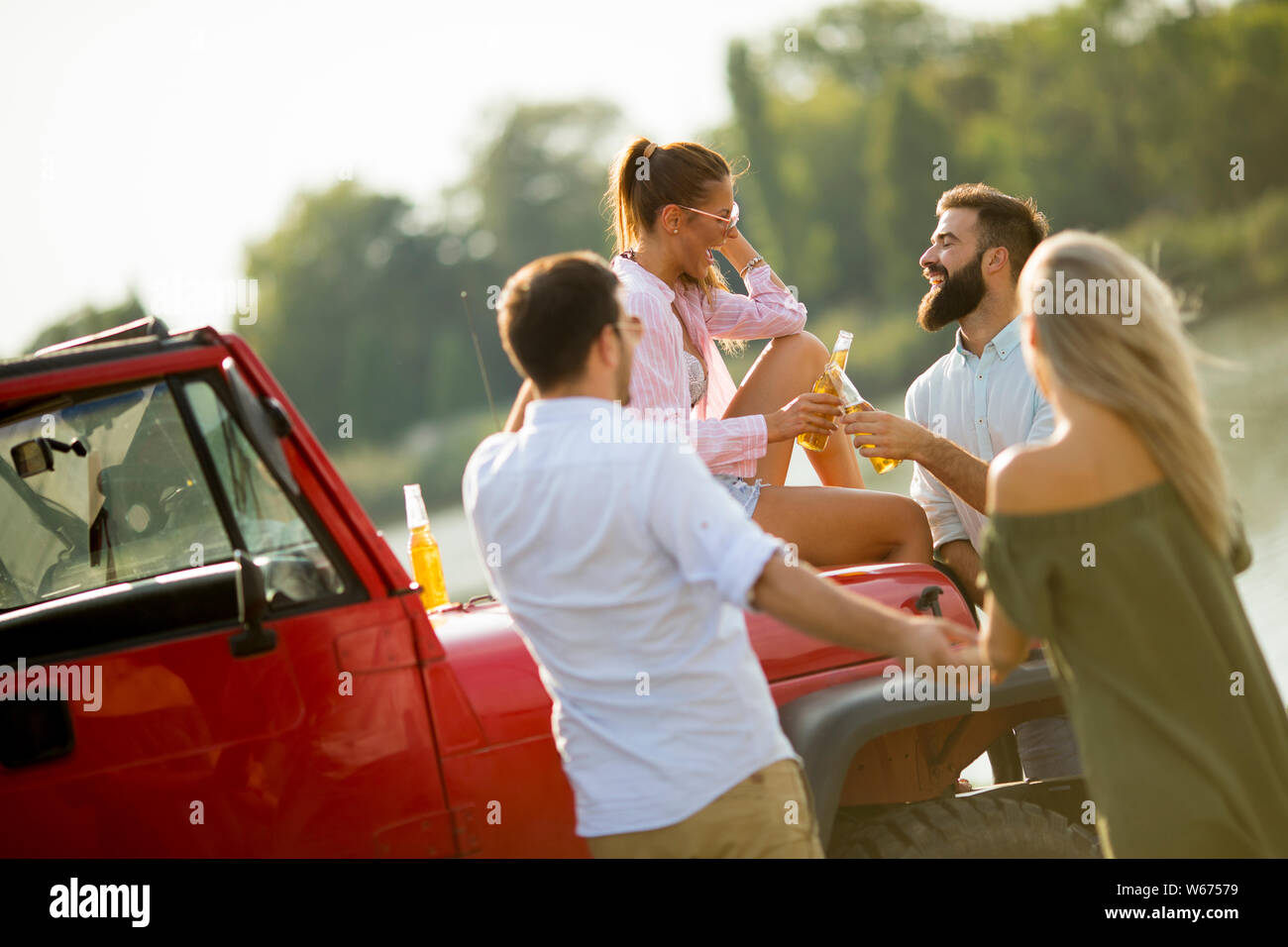 Young people drinking at a party hi-res stock photography and images ...