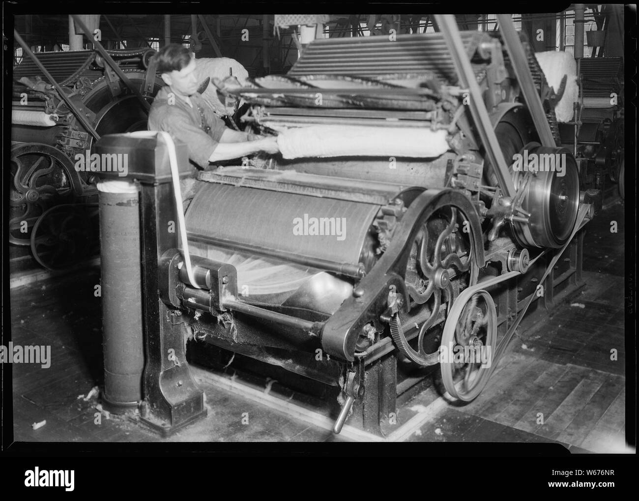 Manchester, New Hampshire - Textiles. Pacific Mills. Carding machine ...