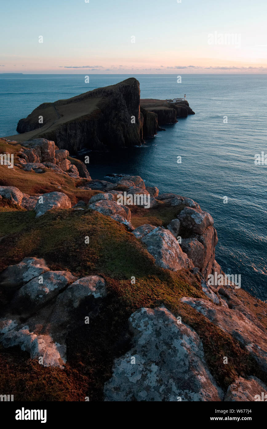 Neist point cliffs hi-res stock photography and images - Alamy