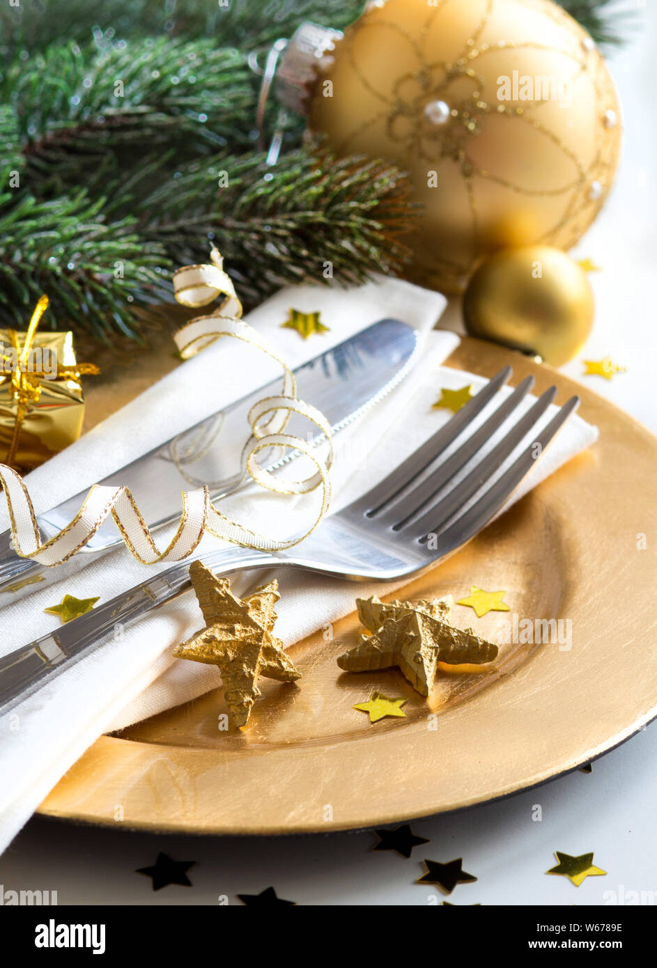 Golden bauble hi-res stock photography and images - Alamy