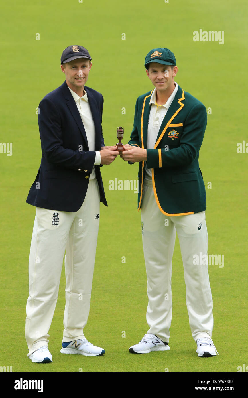 Ashes trophy hi-res stock photography and images - Alamy
