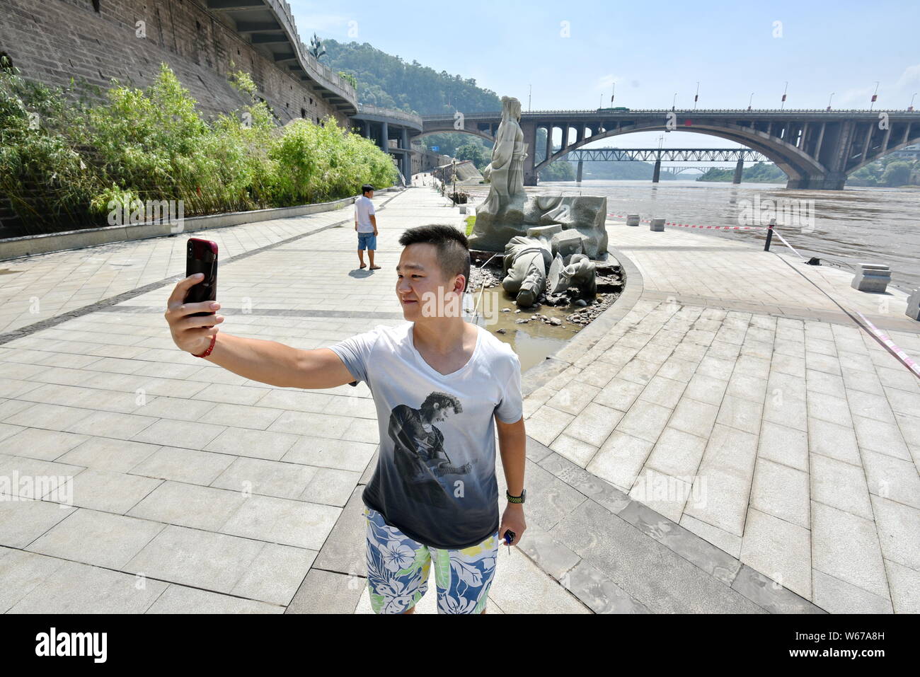 Statue of su dongpo hi-res stock photography and images - Alamy