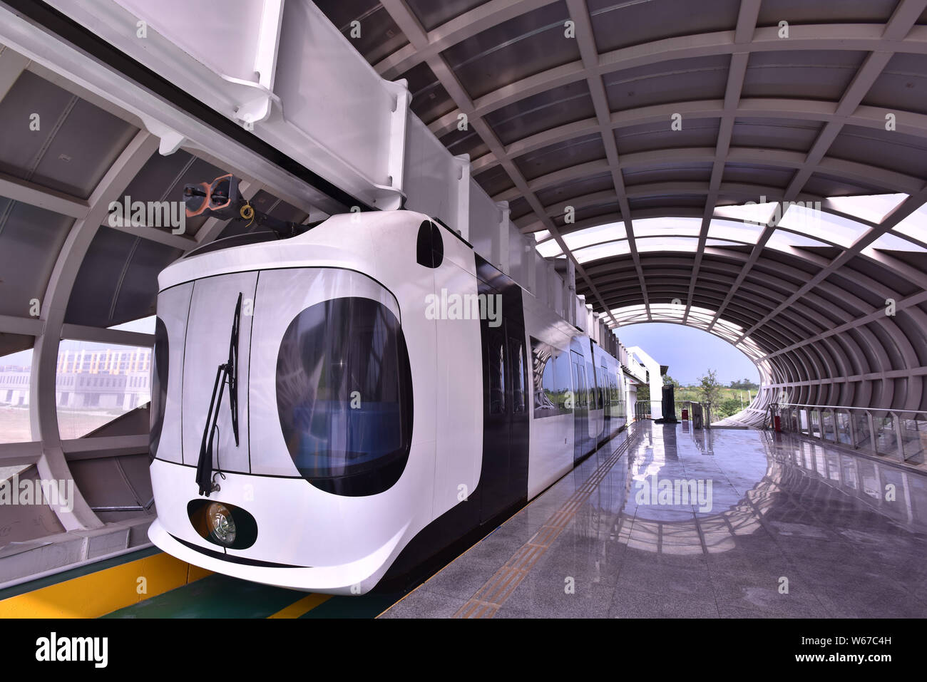 Suspended monorail china hi-res stock photography and images - Alamy