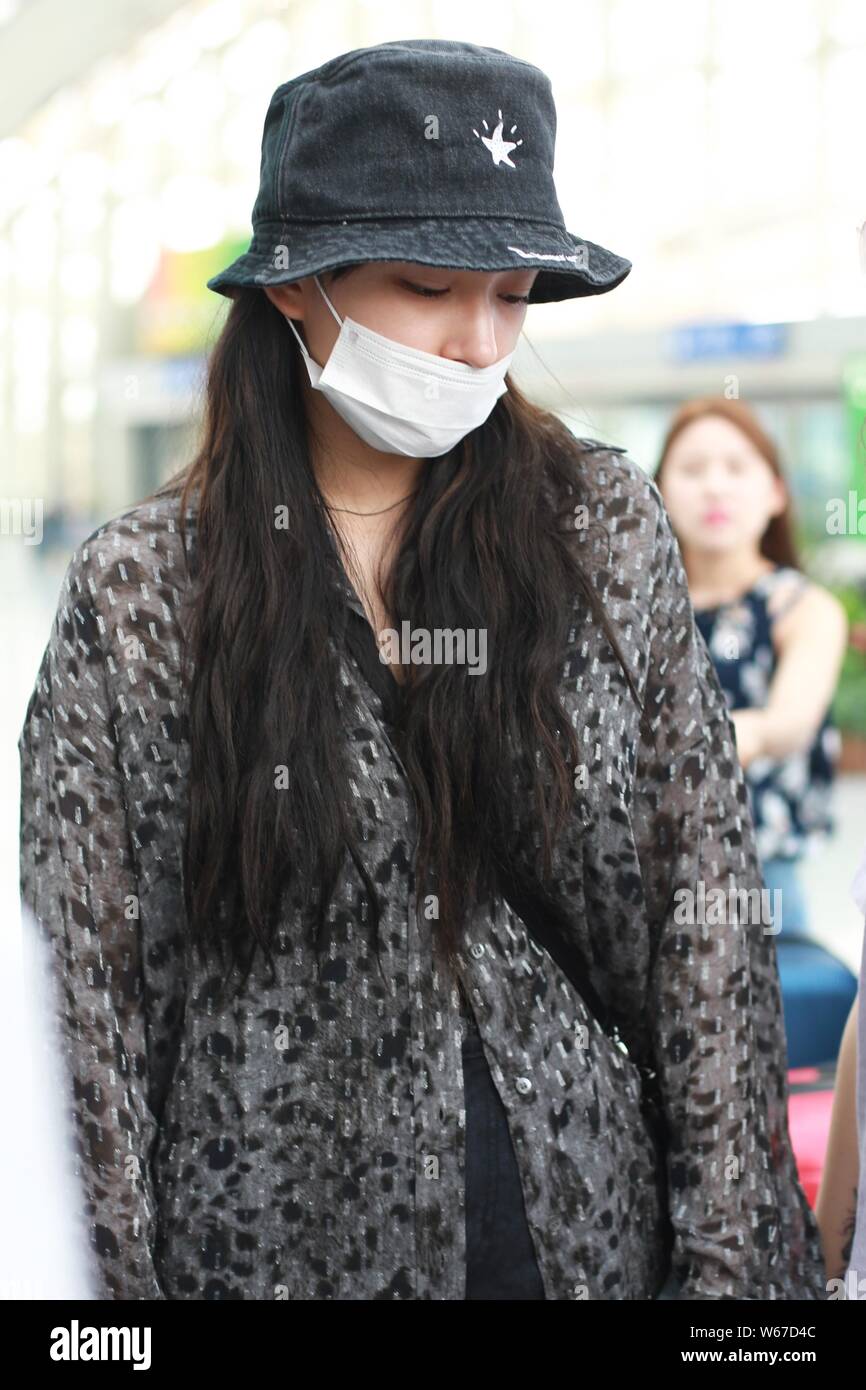 Chinese singer Cheng Xiao of South Korean-Chinese girl group Cosmic ...