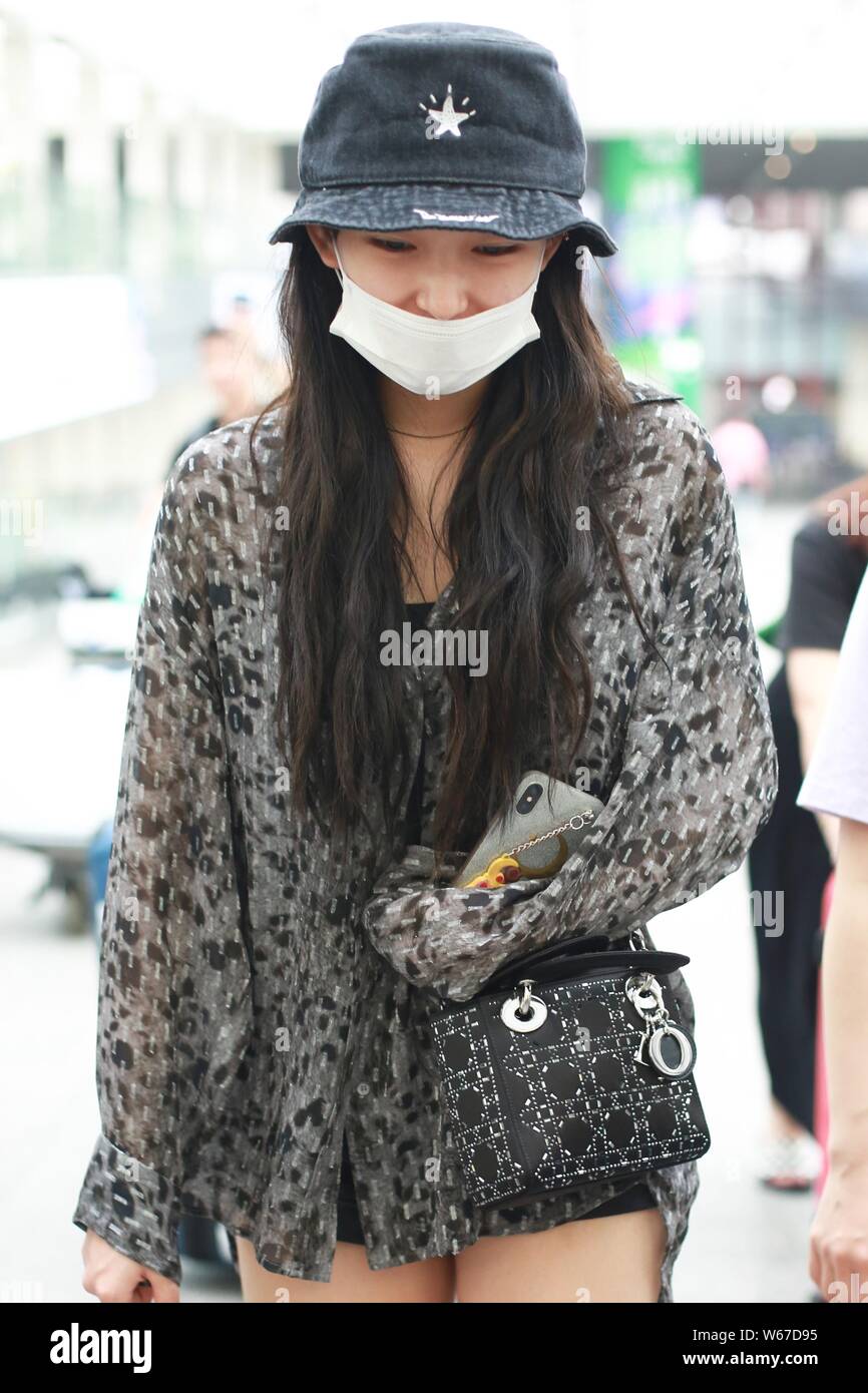 Chinese singer Cheng Xiao of South Korean-Chinese girl group Cosmic ...