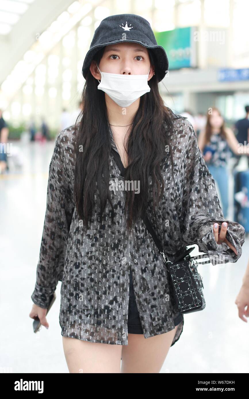 Chinese singer Cheng Xiao of South Korean-Chinese girl group Cosmic ...