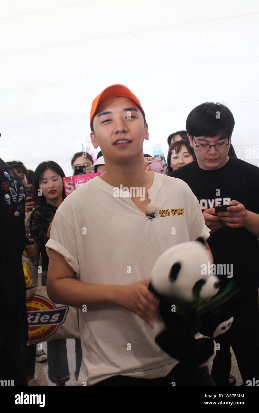 Seungri big bang lee seung hyun hi-res stock photography and images - Alamy