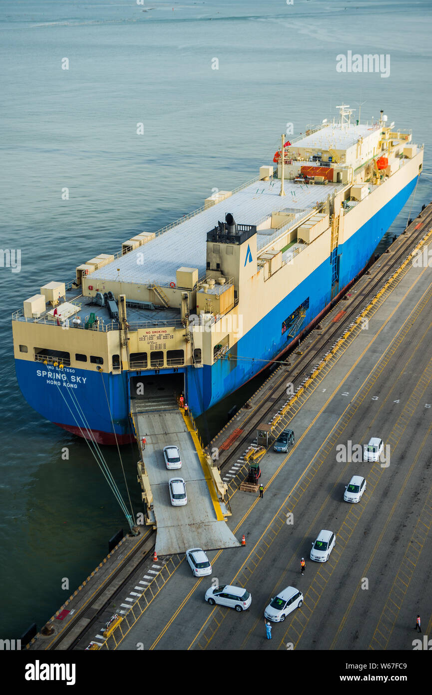 Electric cargo ship china hi-res stock photography and images - Alamy