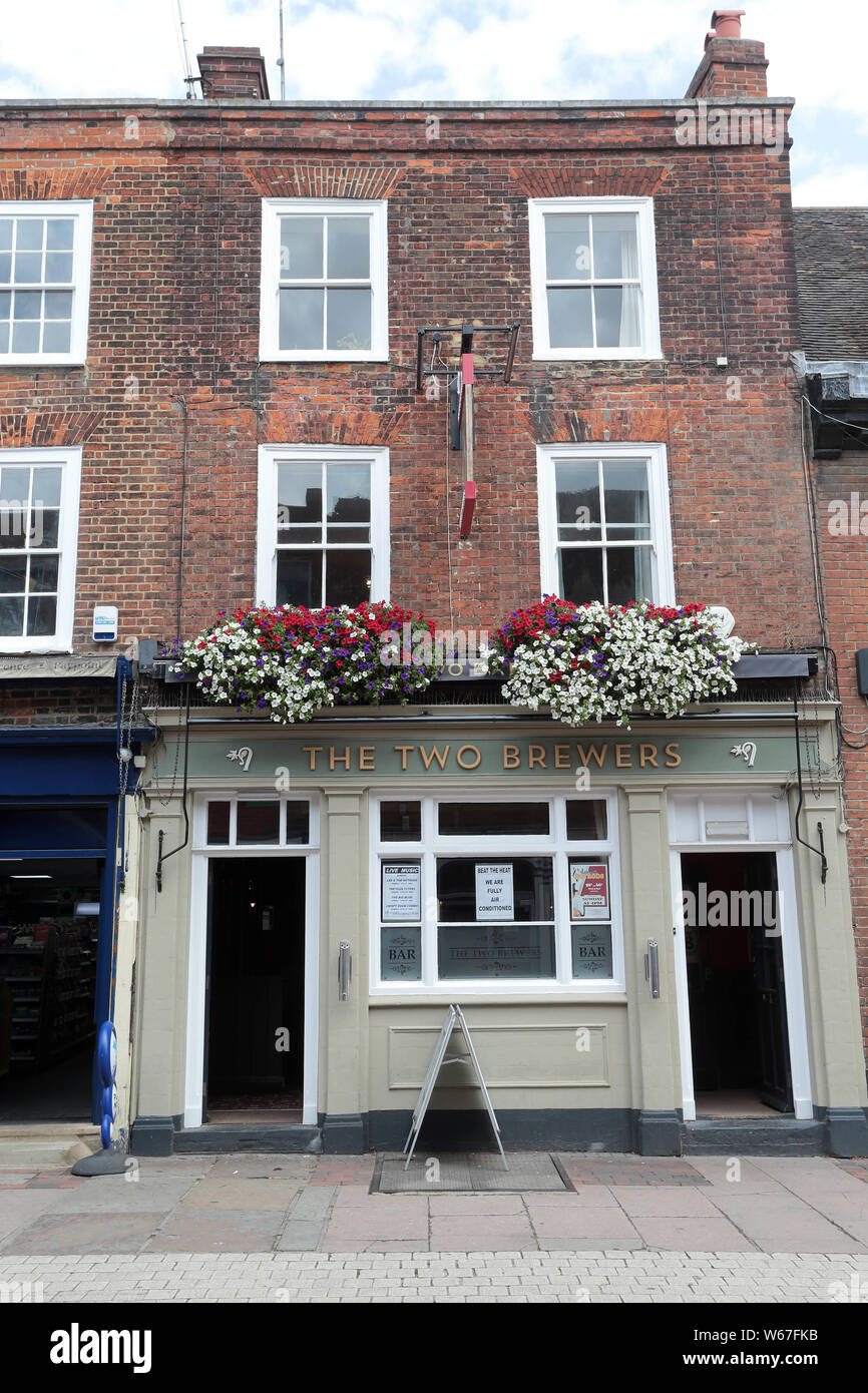 Medway pub pubs hi-res stock photography and images - Alamy