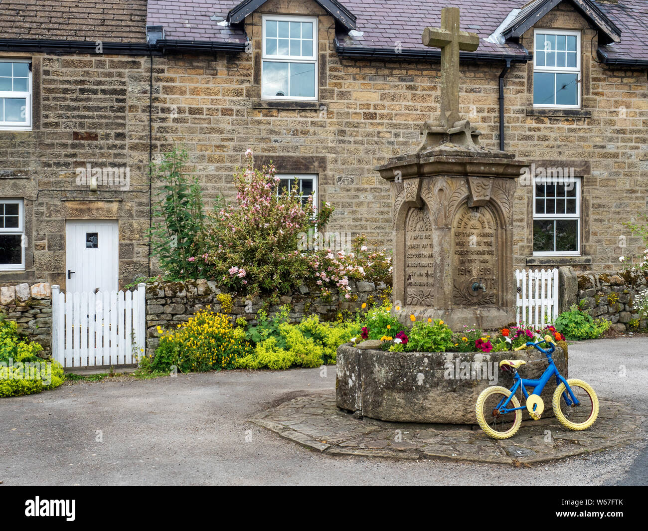 Yorkshire stone buildings hi-res stock photography and images - Alamy