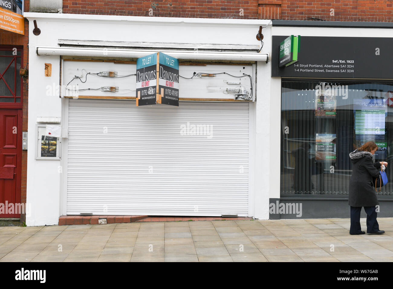 Closing shutters hi-res stock photography and images - Alamy