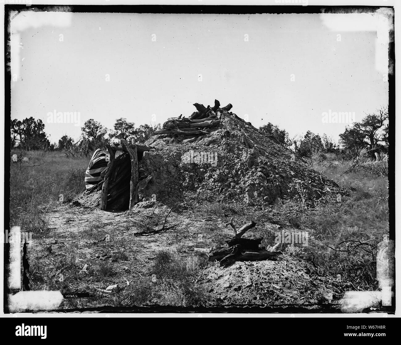 Navaho hogan hi-res stock photography and images - Alamy