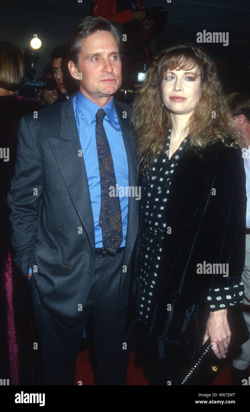 Sue Douglas Instagram, Twitter & Facebook on IDCrawl