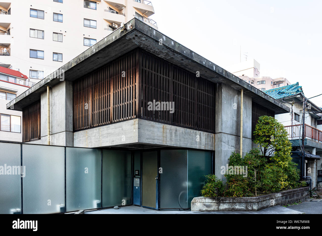 Sky House, designed by Kiyonori Kikutake, 1958; Tokyo, Japan Stock ...