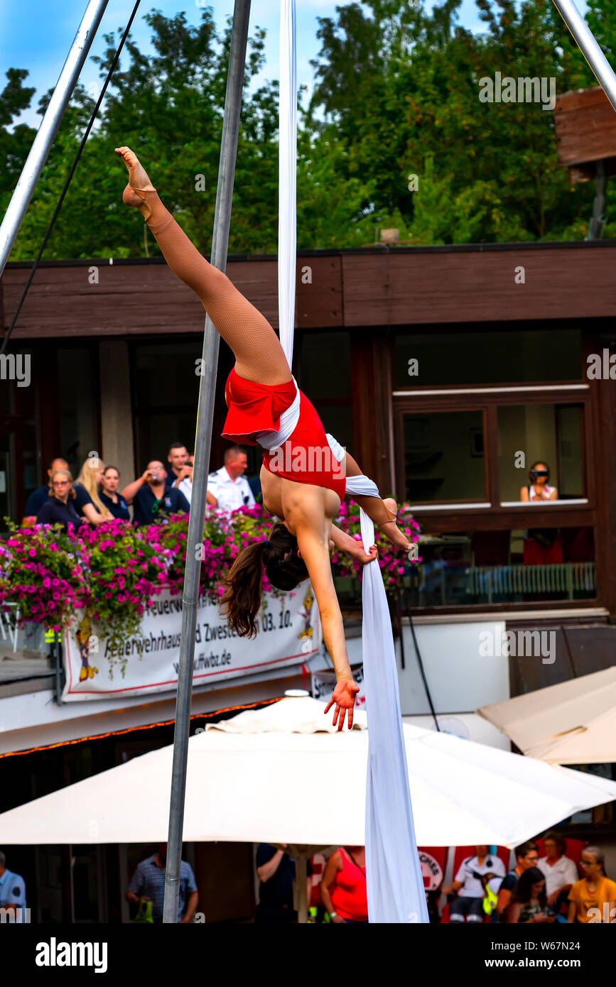 Rope acrobatics hi-res stock photography and images - Alamy
