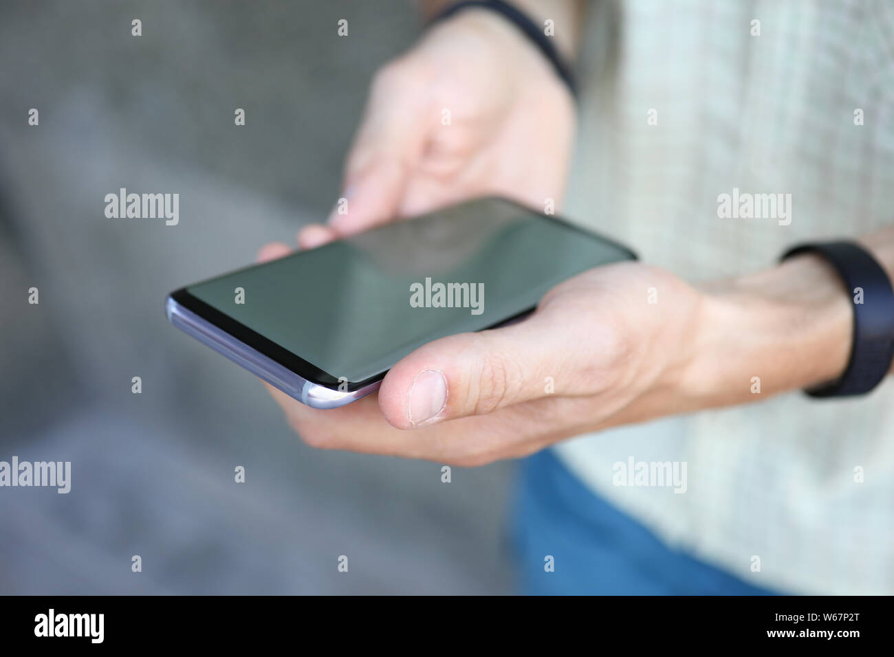 Modern cellphone hi-res stock photography and images - Alamy