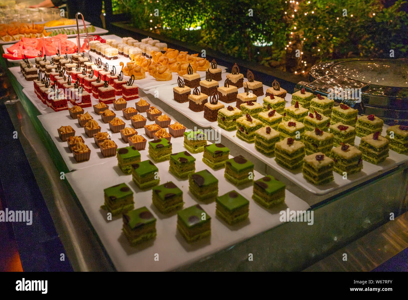 Beautiful creamy cheesecake decorated hi-res stock photography and ...