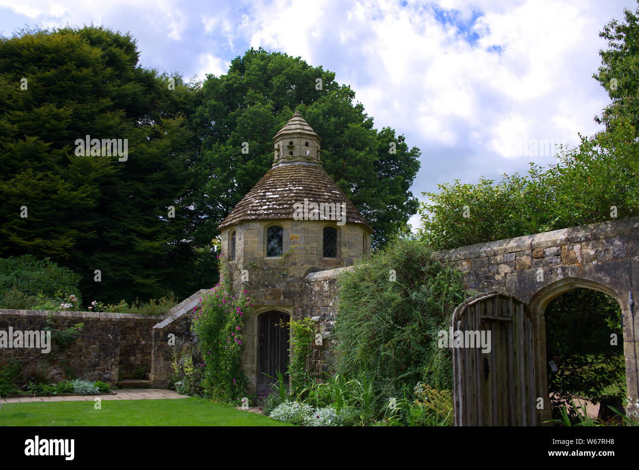 Dovecote Dove Cote Old High Resolution Stock Photography and Images - Alamy