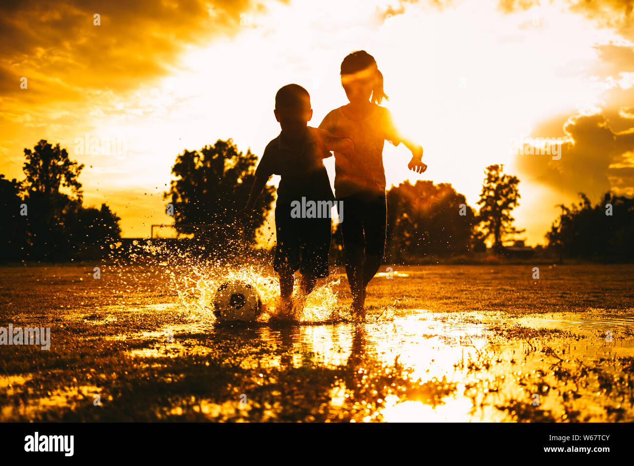 Poverty children hi-res stock photography and images - Alamy