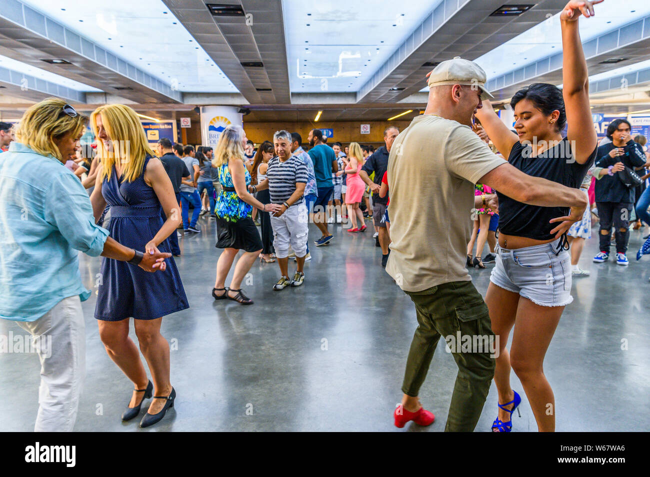 Robson square hi-res stock photography and images - Alamy