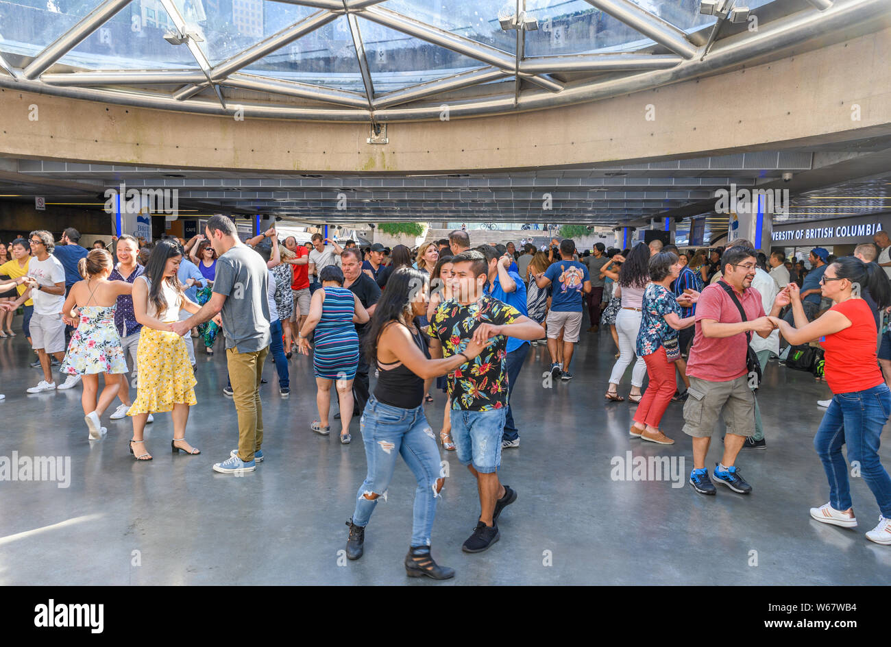 Robson square hi-res stock photography and images - Alamy