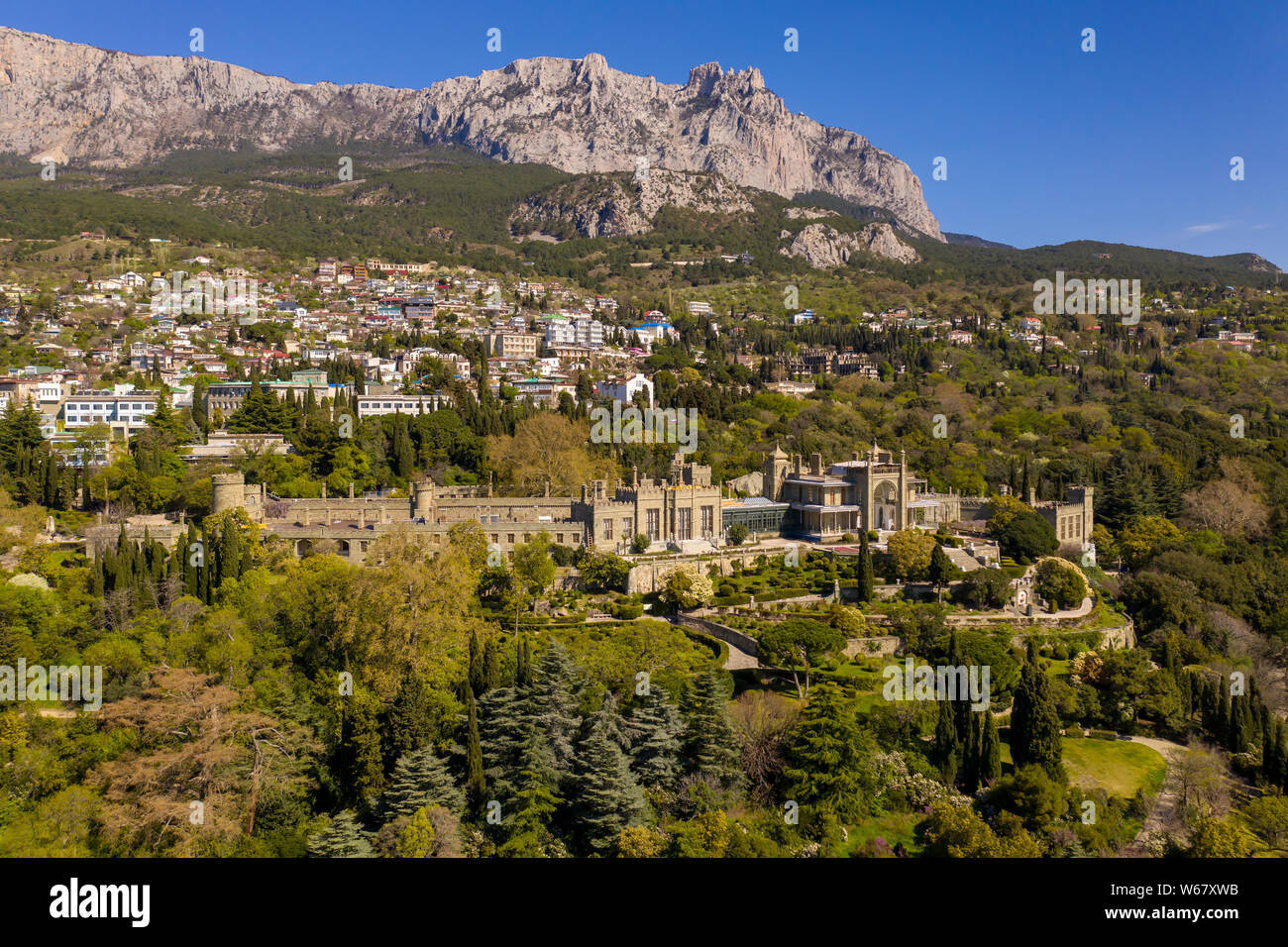 Alupka palace hi-res stock photography and images - Alamy