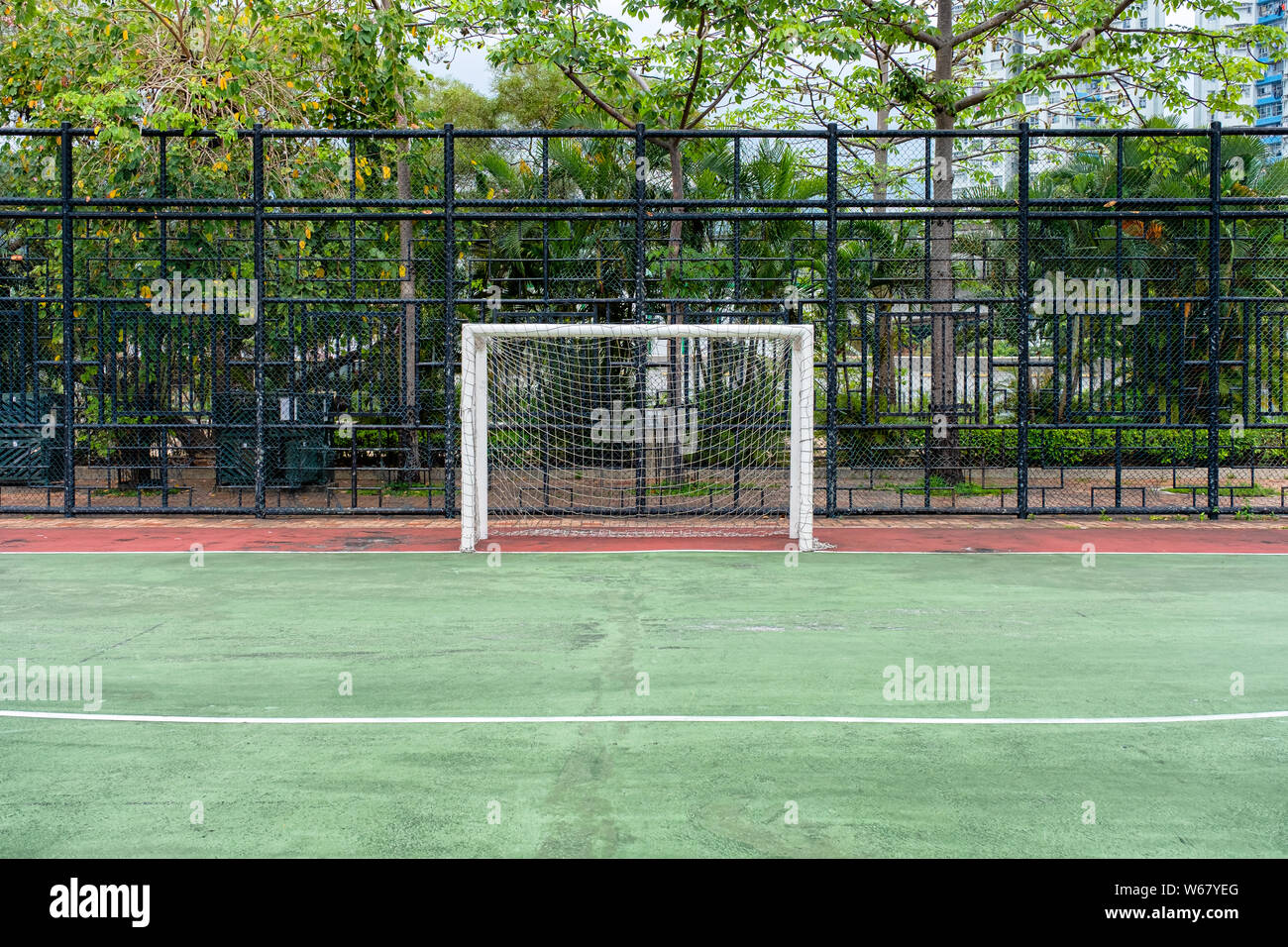 Empty professional soccer net hi-res stock photography and images - Alamy