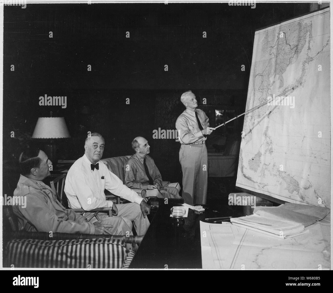 Douglas macarthur chester nimitz hi-res stock photography and images ...