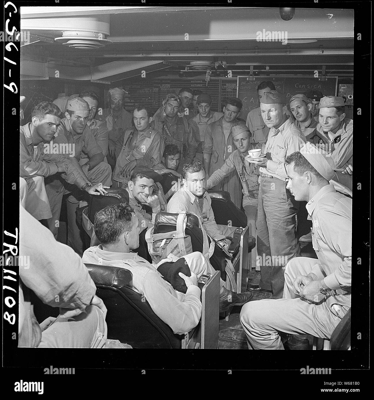 Pilots ready room hi-res stock photography and images - Alamy