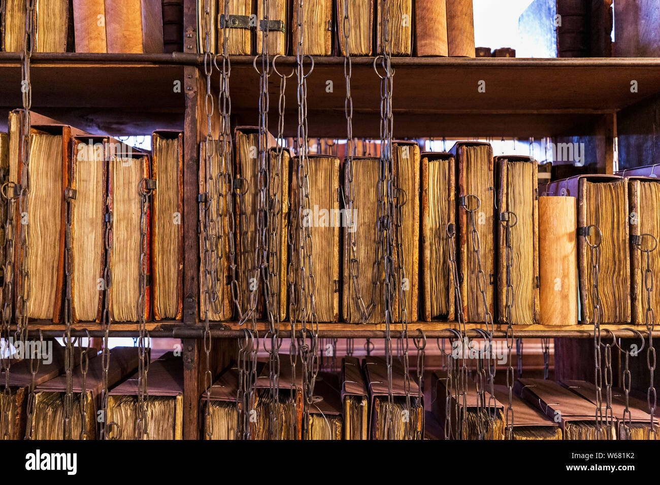 Medieval books and chains at the Hereford Cathedral Chained Library ...