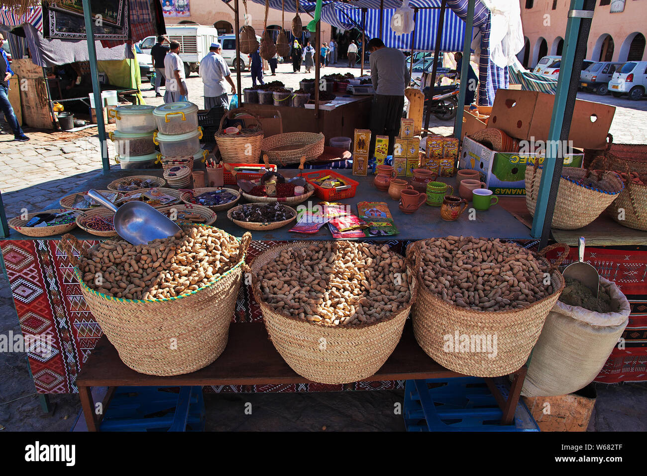 Market in Ghardaia is city in Sahara desert, Algeria Stock Photo - Alamy