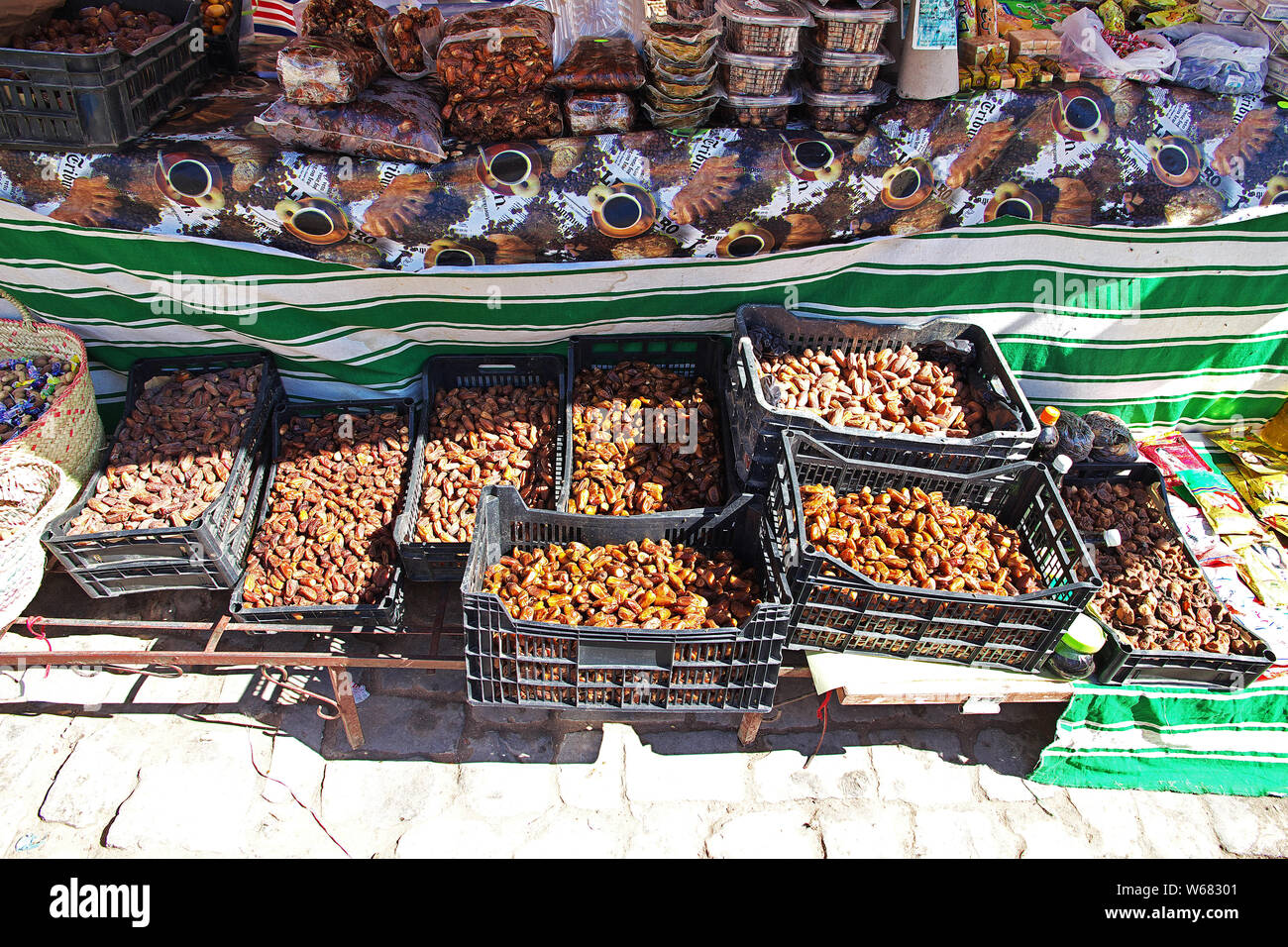 Market in Ghardaia is city in Sahara desert, Algeria Stock Photo - Alamy