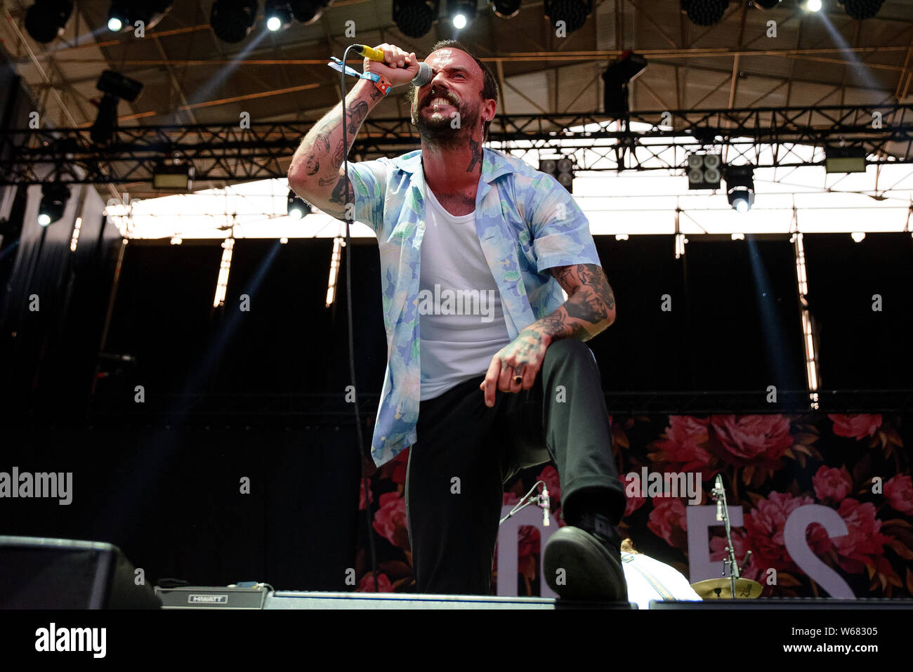 Idles on stage hi-res stock photography and images - Alamy