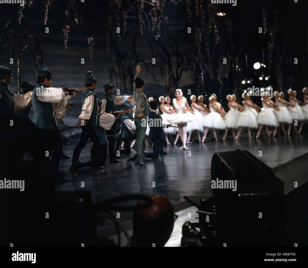 BARBRA STREISAND as Fanny Brice in FUNNY GIRL 1968 director William ...