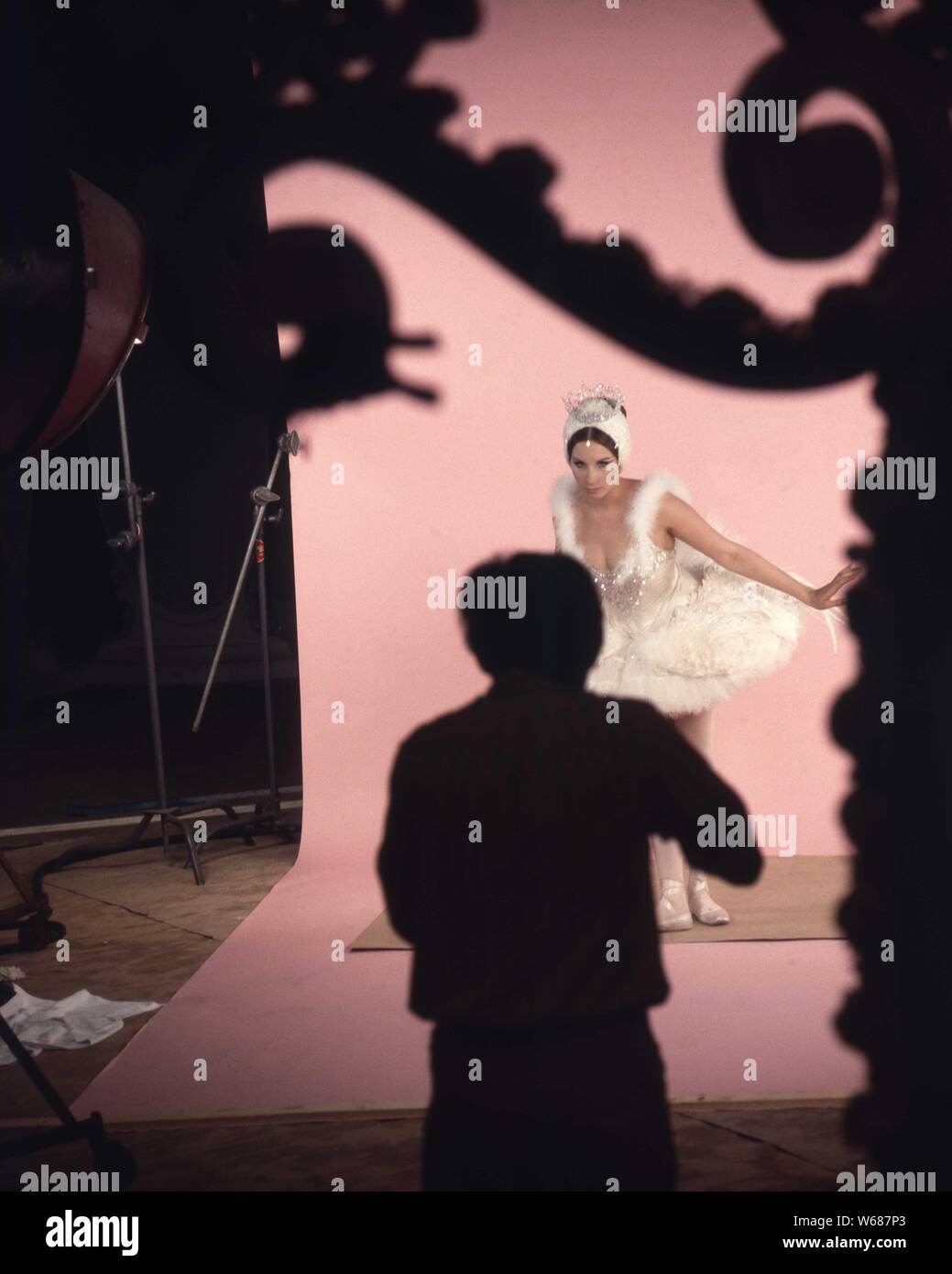 Cinema stills hi-res stock photography and images - Alamy