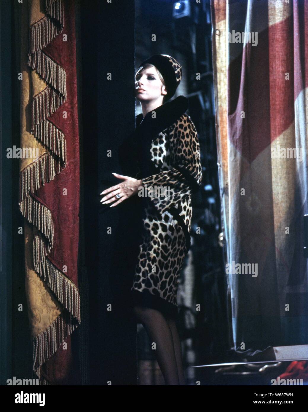 BARBRA STREISAND as Fanny Brice in FUNNY GIRL 1968 director William ...